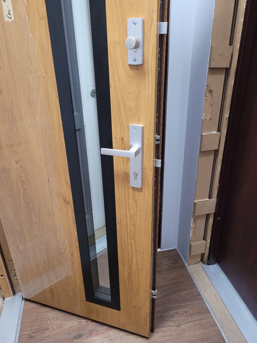 What does the multi-point lock system for FARGO doors look like? Domadeco